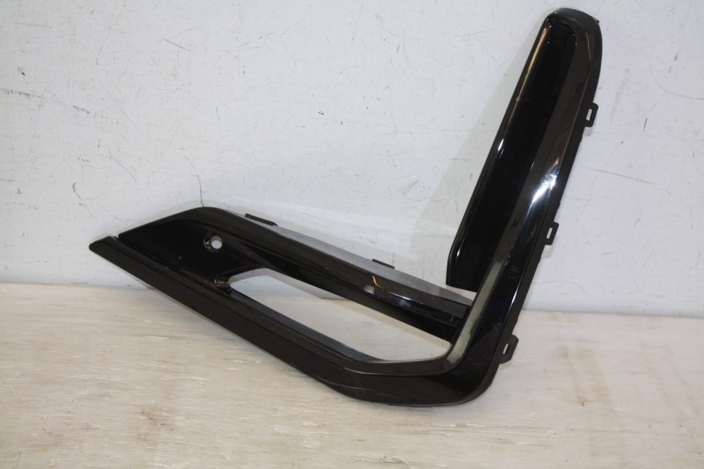 BMW X7 G07 M Sport Front Bumper Right Fog Light Trim 2019 on ...