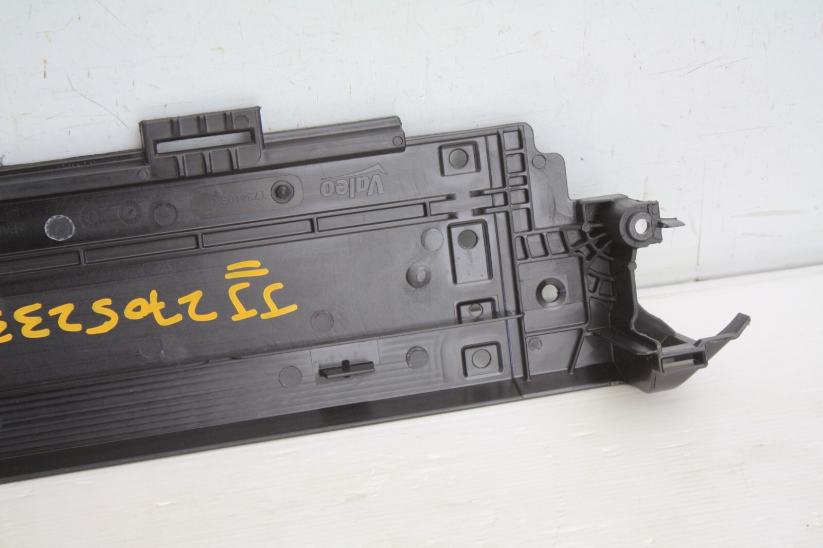 BMW Z4 G20 G21 Radiator Support Bracket 17118666838 Genuine - Bumper Shop