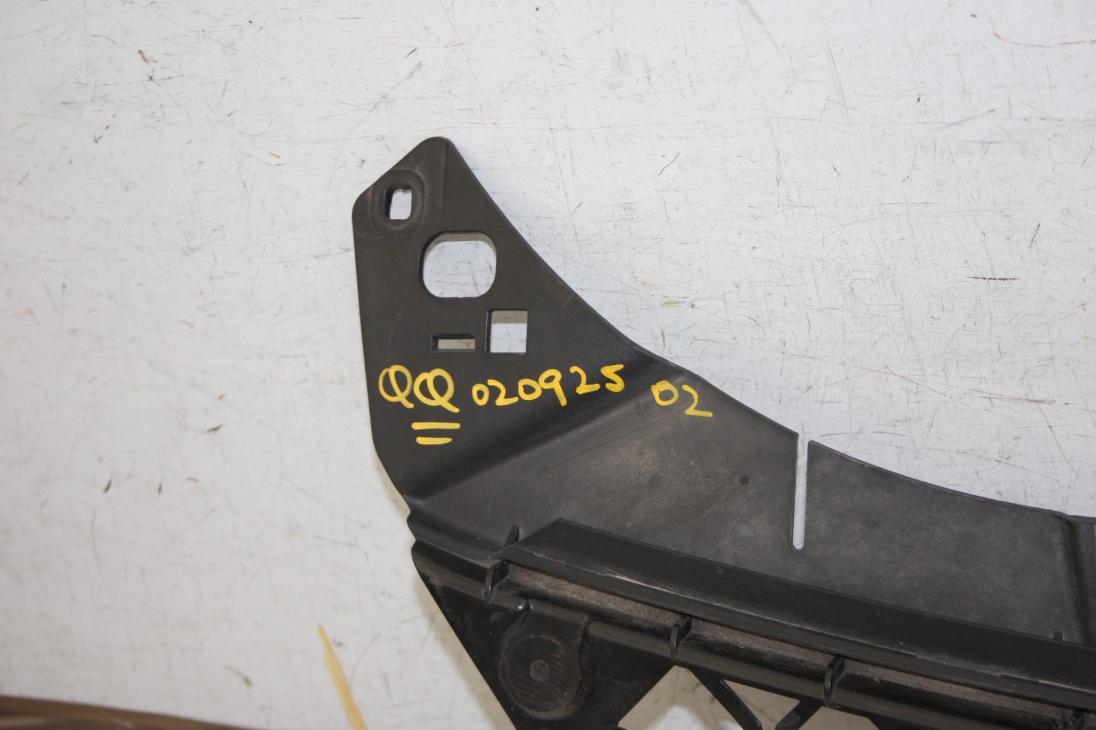 Mercedes A Class W177 Front Bumper Upper Bracket 2023 ON A1778850805 ...
