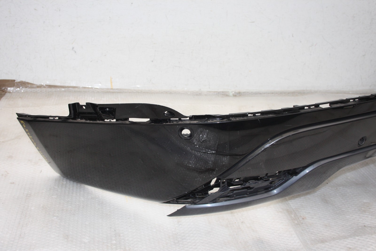 Range Rover Velar L560 Rear Bumper 2023 ON N8A2-17A958-C Genuine ...