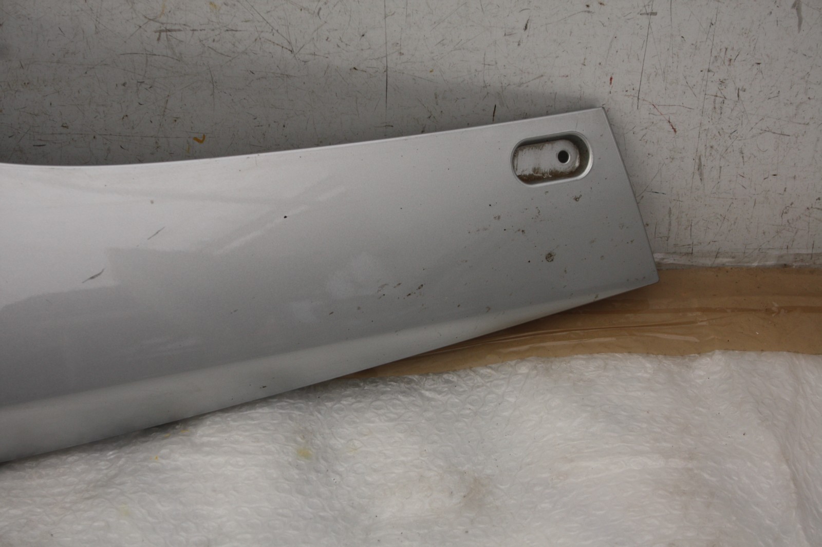 Range Rover Vogue L460 Rear Bumper Left Side Trim 2022 ON M8E2-17C769-C ...