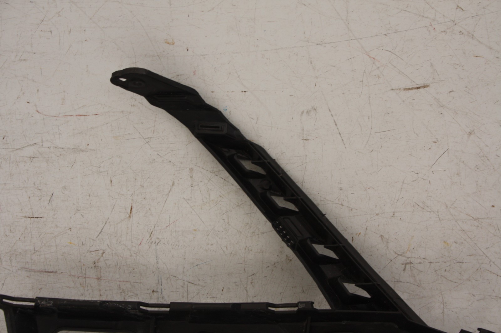 Skoda Octavia Front Bumper Left Bracket 2017 TO 2020 5E0807055F Genuine ...