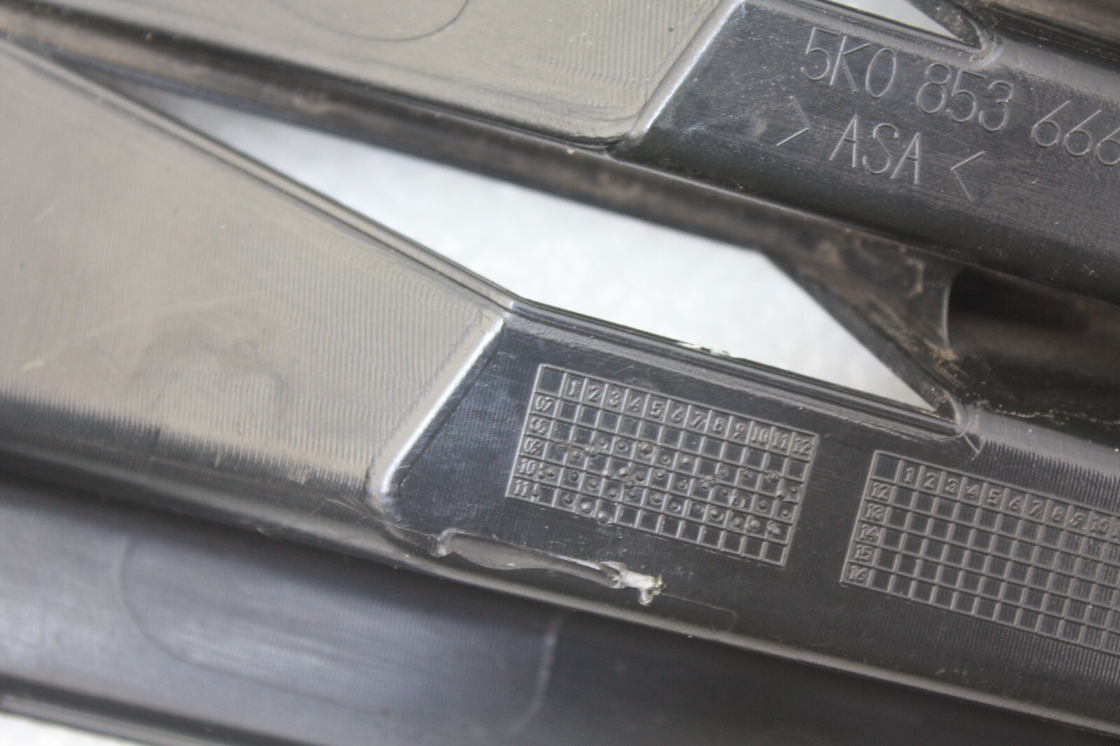 VW Golf Front Bumper Right Grill 2009 TO 2012 5K0853666A Genuine ...