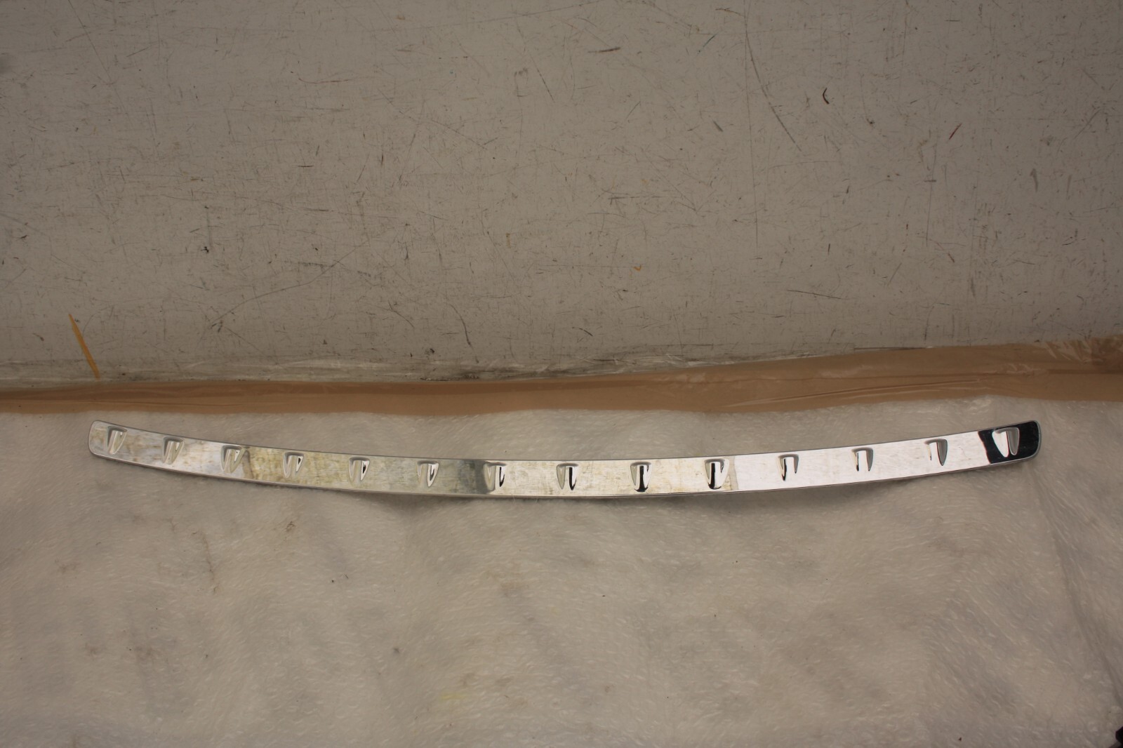 Mercedes GLA Class X156 Rear Bumper Centre Chrome 14- 17 A1568850011 ...