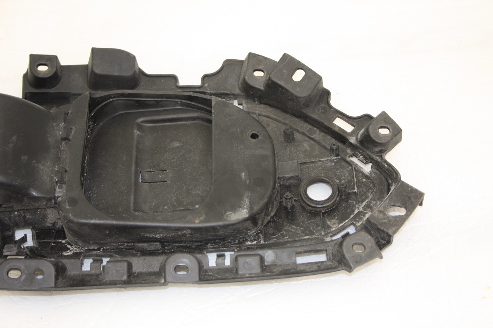 Kia Niro Charge Port Filler Flap 86340-Q4000 Genuine - Bumpershop UK