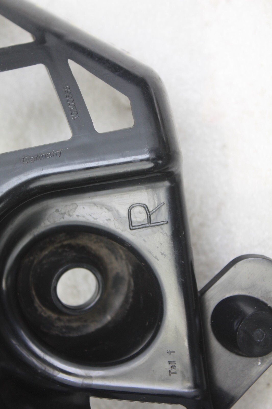 Mercedes GLA Class W156 Rear Bumper Right Bracket 2014-2020 A1568850265 ...