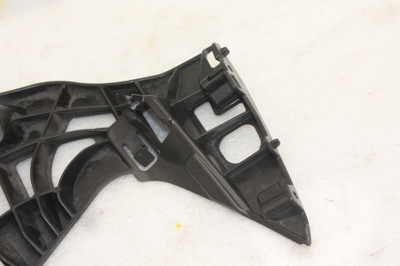 BMW 5 Series G30 G31 M Sport Front Bumper Right Side Bracket 17-23 ...