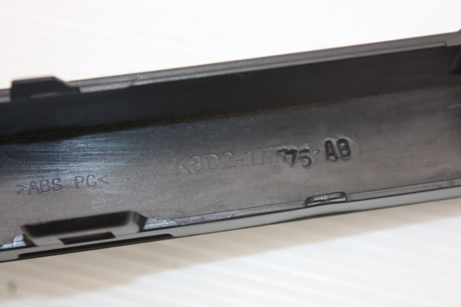 Range Rover Evoque Rear Bumper Center Trim K8D2-17775-AB Genuine ...