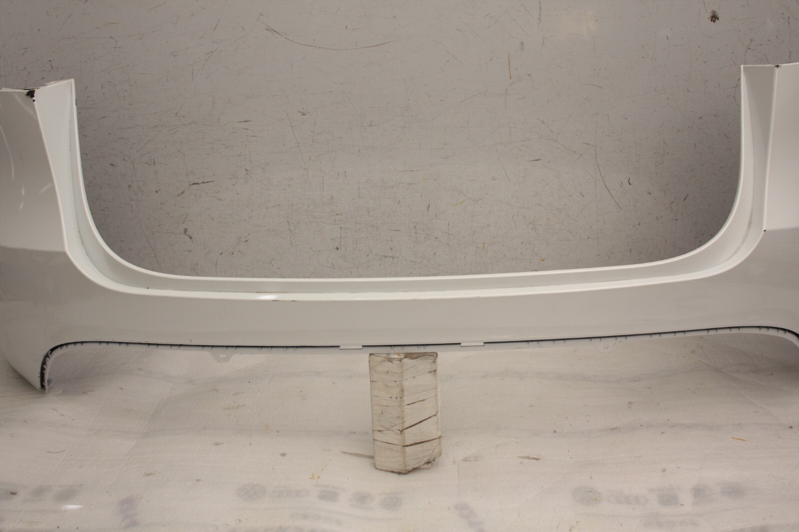 Tesla Model Y Rear Bumper 2022 ON 1487995-00-B Genuine *DAMAGED ...